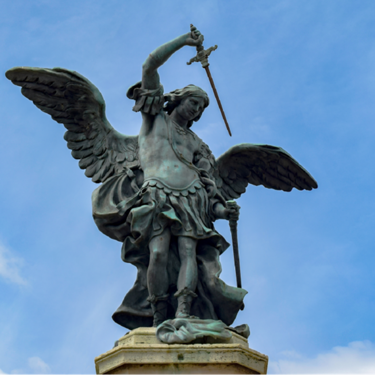 Drunk thief stabbed by the statue he was stealing